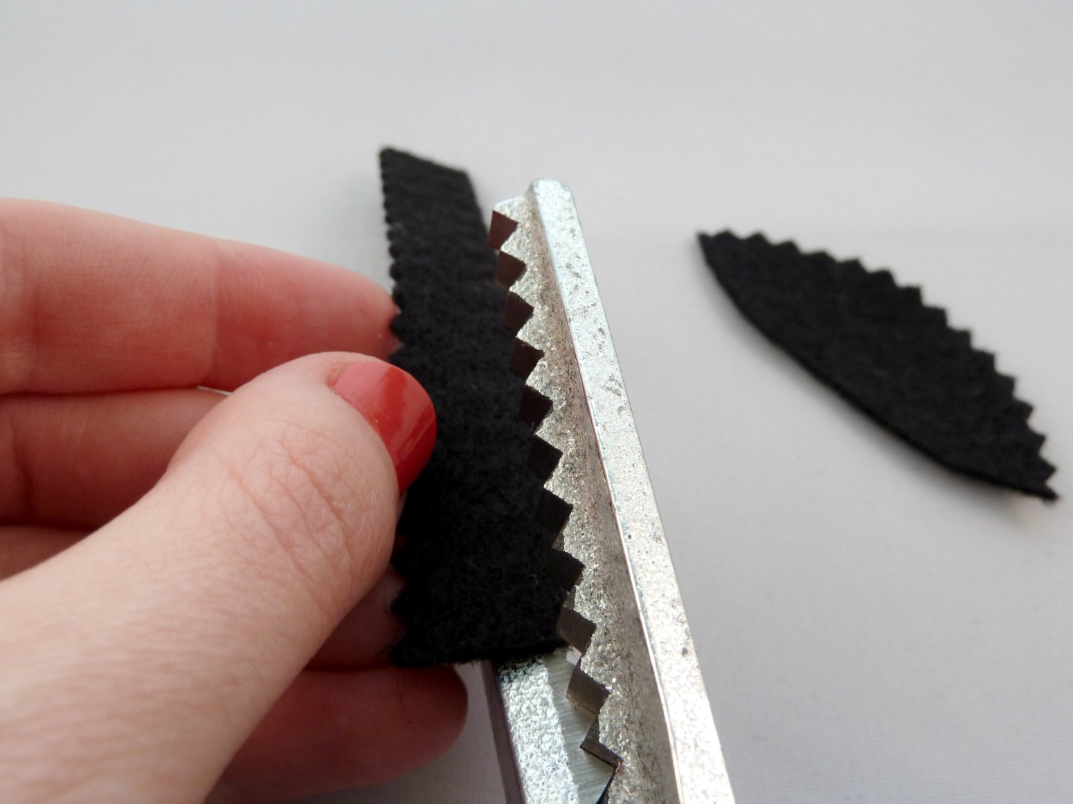 How to Make… Little Buzzy Bees! – Beastie HQ