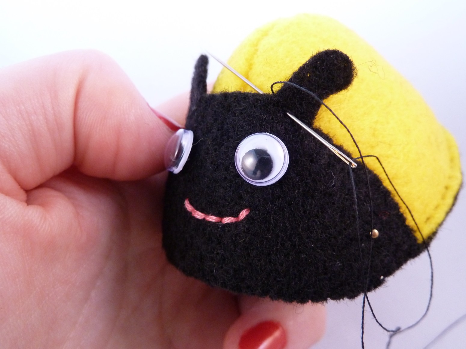 How to Make… Little Buzzy Bees! – Beastie HQ